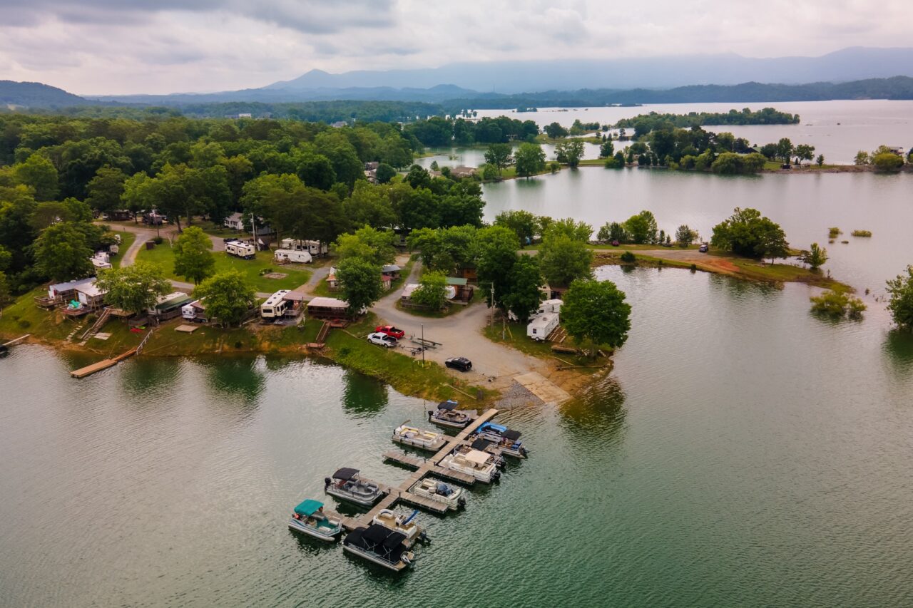 Fall Guide to Glamping, Tiny Homes, & RVing in the Lakeside - Visit ...