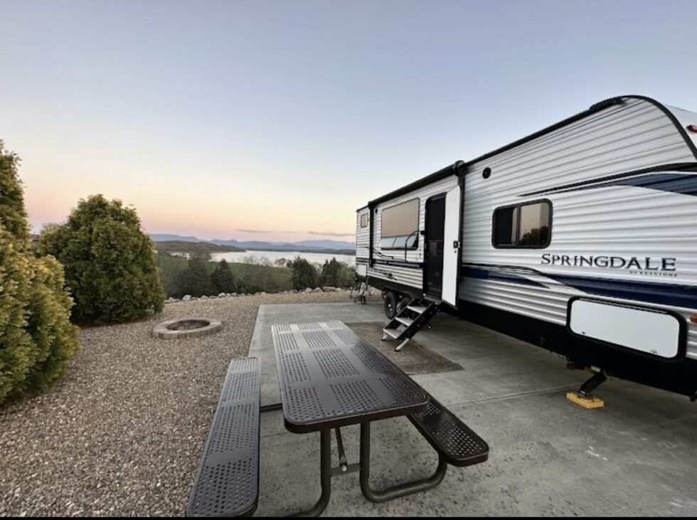 Fall Guide to Glamping, Tiny Homes, & RVing in the Lakeside - Visit ...