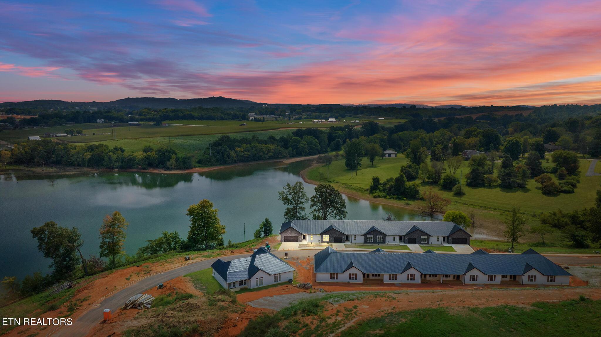 Cherokee Bay: A Lakeside Oasis - Lakeside of the Smokies